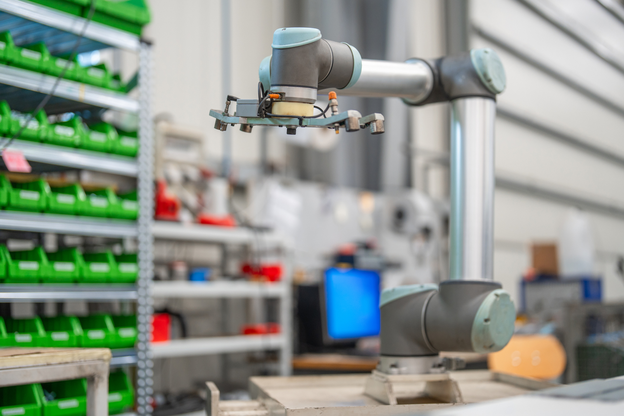 Big Robots, Small Tasks - Task Scale Reduction Using a Simple ...